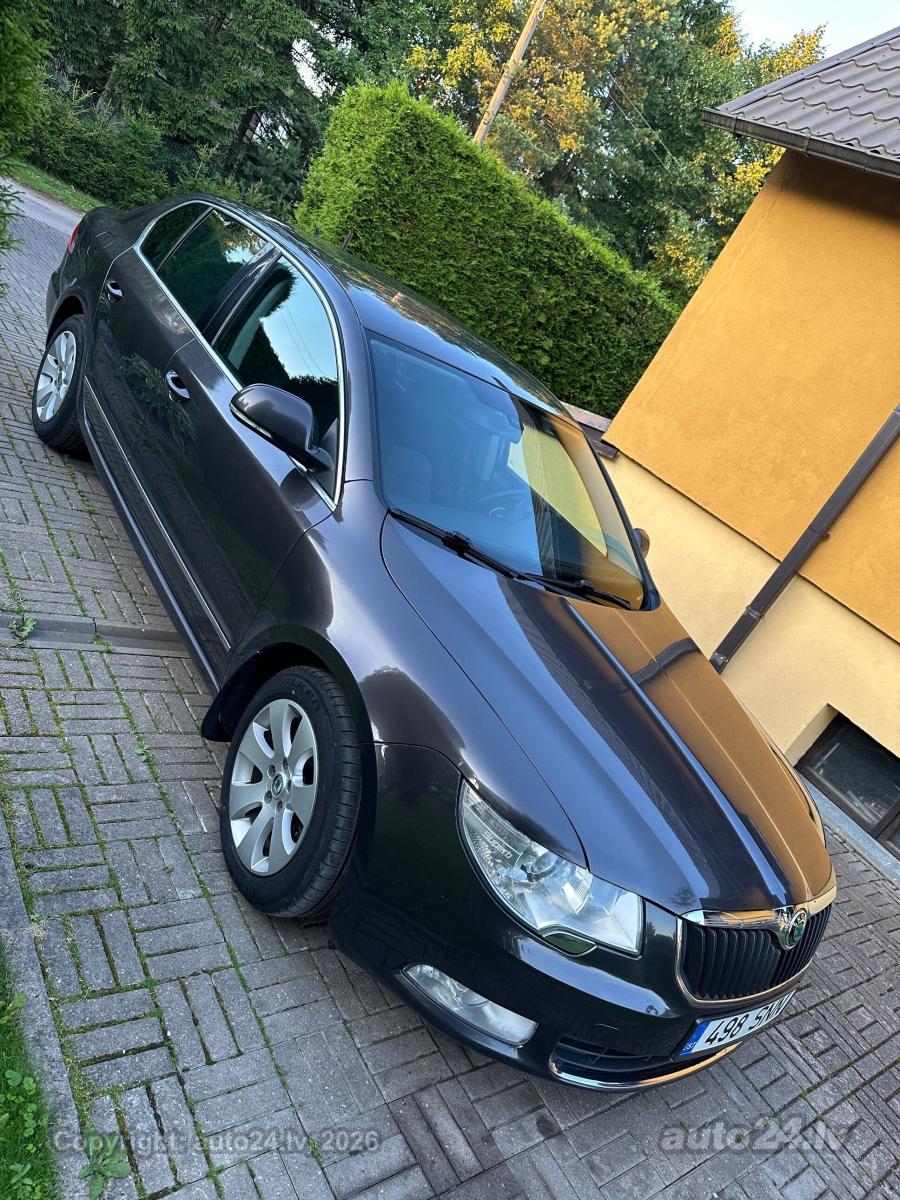 Pelēks Skoda SuperB 2010 Tallina, ar dzinēja tilpumu 1.80 L un nobraukumu 307 tūkst. km par 3850 €, foto 3 vietnē AUTOMOTO.COM.LV