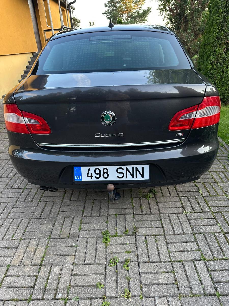 Pelēks Skoda SuperB 2010 Tallina, ar dzinēja tilpumu 1.80 L un nobraukumu 307 tūkst. km par 3850 €, foto 4 vietnē AUTOMOTO.COM.LV
