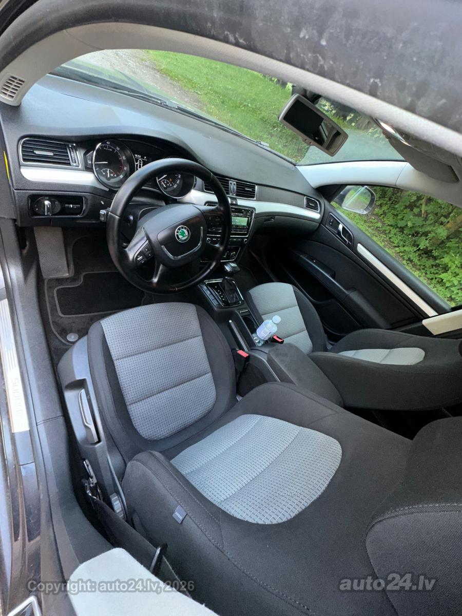 Pelēks Skoda SuperB 2010 Tallina, ar dzinēja tilpumu 1.80 L un nobraukumu 307 tūkst. km par 3850 €, foto 7 vietnē AUTOMOTO.COM.LV