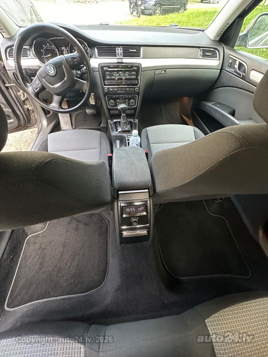 Pelēks Skoda SuperB 2010 Tallina, ar dzinēja tilpumu 1.80 L un nobraukumu 307 tūkst. km par 3850 €, foto 8 vietnē AUTOMOTO.COM.LV
