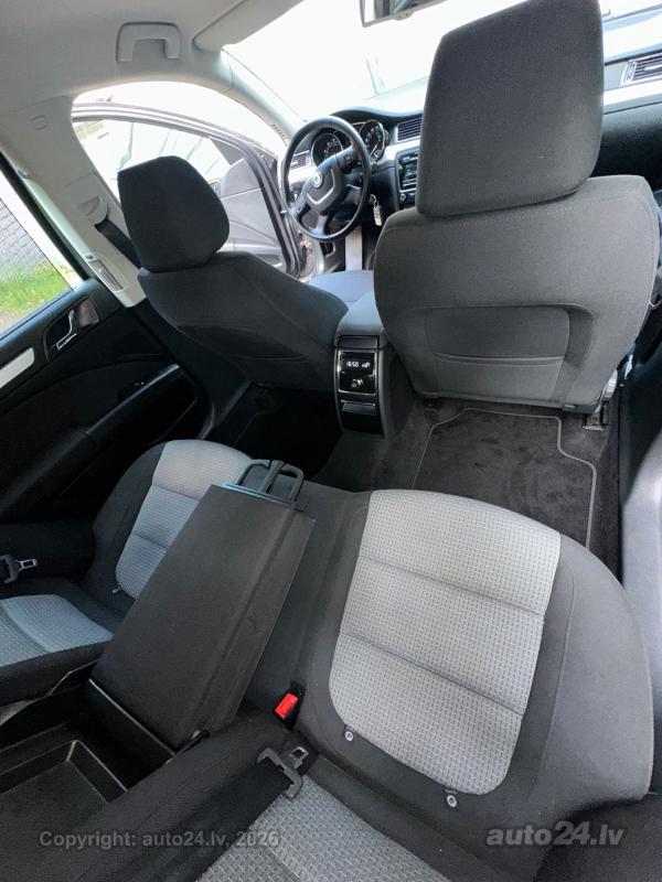 Grey Skoda SuperB 2010 in Tallinn, with an engine capacity of 1.80 L and mileage of 307 thousand km for 3850 €, photo 9 on AUTOMOTO.COM.LV