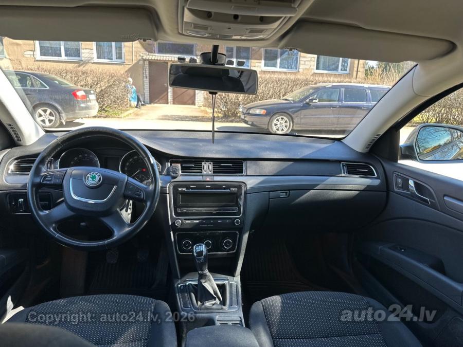 Pelēks Skoda SuperB 2011 Pelva, ar dzinēja tilpumu 2.00 L un nobraukumu 350 tūkst. km par 4100 €, foto 7 vietnē AUTOMOTO.COM.LV