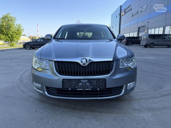 Pelēks Skoda SuperB 2011 Panevēža, ar dzinēja tilpumu 1.80 L un nobraukumu 259 tūkst. km par 3333 €, foto 5 vietnē AUTOMOTO.COM.LV