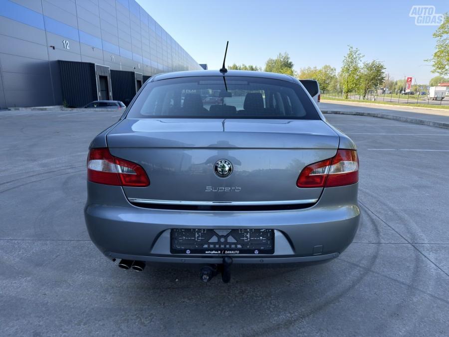 Grey Skoda SuperB 2011 in Panevezys, with an engine capacity of 1.80 L and mileage of 259 thousand km for 3333 €, photo 10 on AUTOMOTO.COM.LV