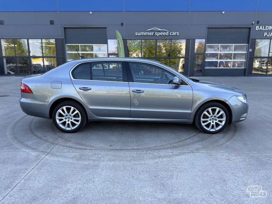 Grey Skoda SuperB 2011 in Panevezys, with an engine capacity of 1.80 L and mileage of 259 thousand km for 3333 €, photo 11 on AUTOMOTO.COM.LV