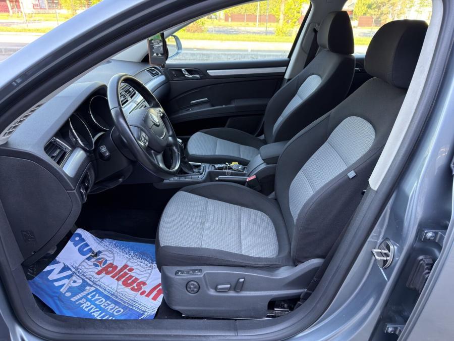 Grey Skoda SuperB 2011 in Panevezys, with an engine capacity of 1.80 L and mileage of 259 thousand km for 3333 €, photo 13 on AUTOMOTO.COM.LV