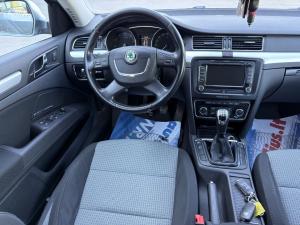 Grey Skoda SuperB 2011 in Panevezys, with an engine capacity of 1.80 L and mileage of 259 thousand km for 3333 €, photo 15 on AUTOMOTO.COM.LV