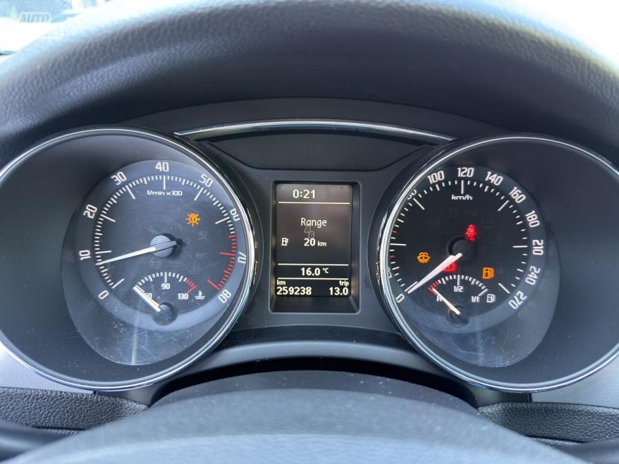 Grey Skoda SuperB 2011 in Panevezys, with an engine capacity of 1.80 L and mileage of 259 thousand km for 3333 €, photo 22 on AUTOMOTO.COM.LV