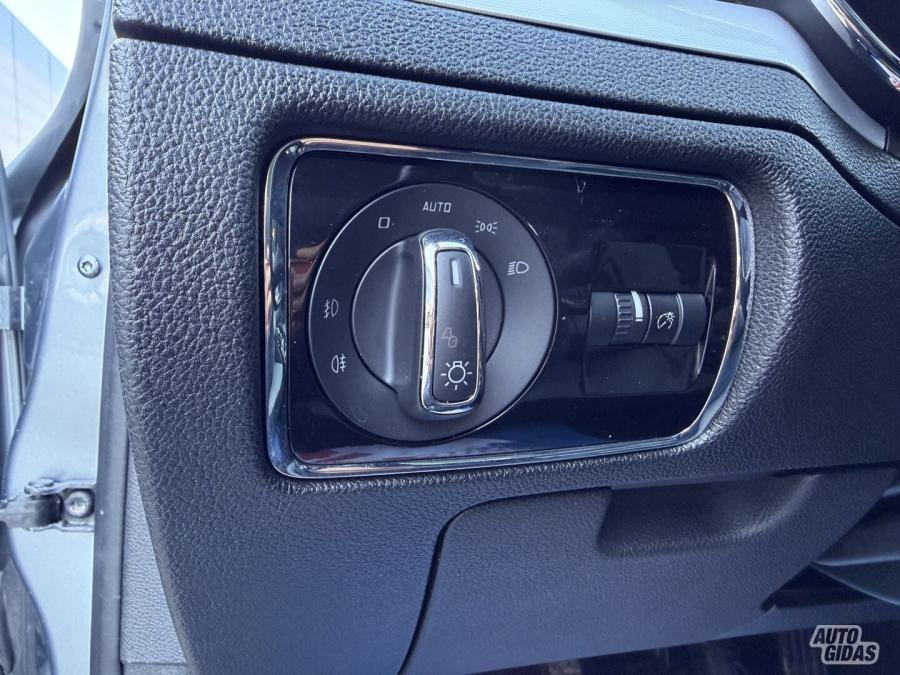 Grey Skoda SuperB 2011 in Panevezys, with an engine capacity of 1.80 L and mileage of 259 thousand km for 3333 €, photo 30 on AUTOMOTO.COM.LV