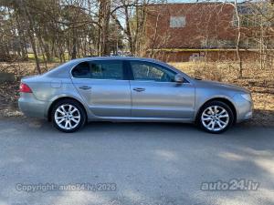 Grey Skoda SuperB 2012 in Tallinn, with an engine capacity of 1.80 L and mileage of 262 thousand km for 4499 €, photo 4 on AUTOMOTO.COM.LV