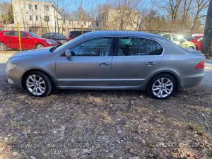 Grey Skoda SuperB 2012 in Tallinn, with an engine capacity of 1.80 L and mileage of 262 thousand km for 4499 €, photo 6 on AUTOMOTO.COM.LV