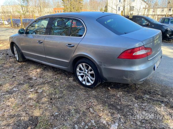 Grey Skoda SuperB 2012 in Tallinn, with an engine capacity of 1.80 L and mileage of 262 thousand km for 4499 €, photo 7 on AUTOMOTO.COM.LV