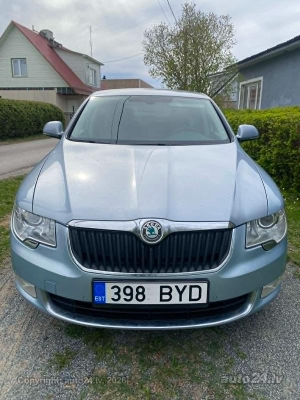 Pelēks Skoda SuperB 2012 Rakvere, ar dzinēja tilpumu 1.60 L un nobraukumu 220 tūkst. km par 3000 €, foto 1 vietnē AUTOMOTO.COM.LV