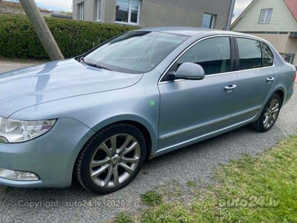 Pelēks Skoda SuperB 2012 Rakvere, ar dzinēja tilpumu 1.60 L un nobraukumu 220 tūkst. km par 3000 €, foto 2 vietnē AUTOMOTO.COM.LV