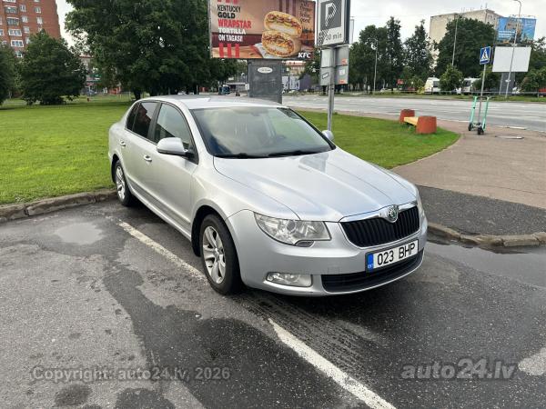 Pelēks Skoda SuperB 2012 Kohtla-Jerve, ar dzinēja tilpumu 1.40 L un nobraukumu 256 tūkst. km par 4300 €, foto 4 vietnē AUTOMOTO.COM.LV
