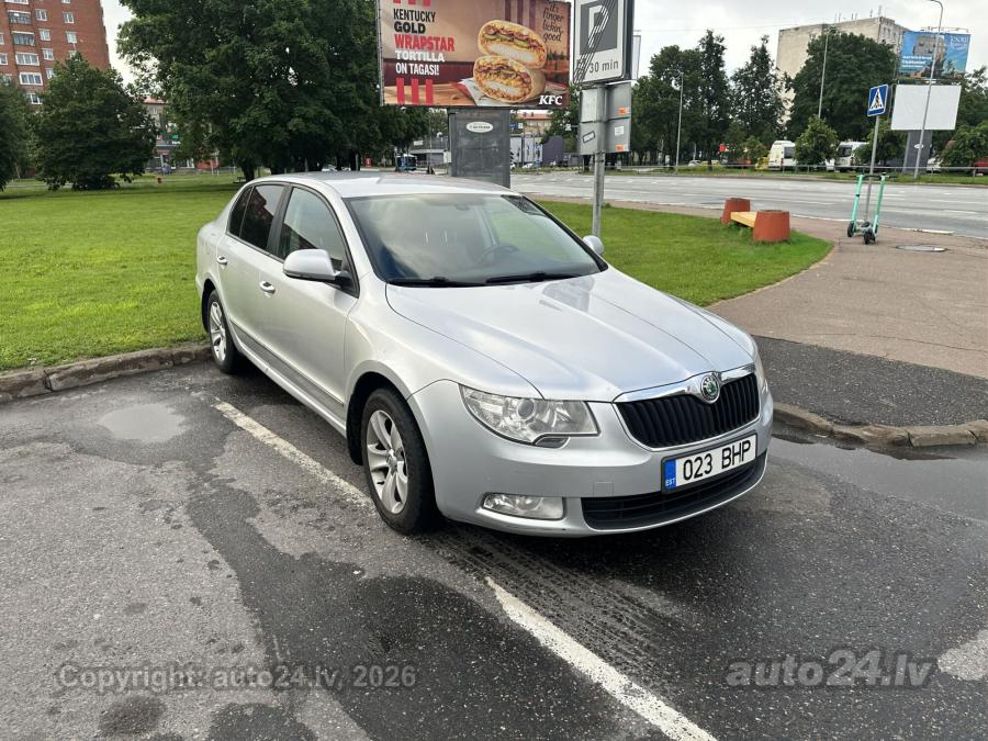 Pelēks Skoda SuperB 2012 Kohtla-Jerve, ar dzinēja tilpumu 1.40 L un nobraukumu 256 tūkst. km par 4300 €, foto 5 vietnē AUTOMOTO.COM.LV
