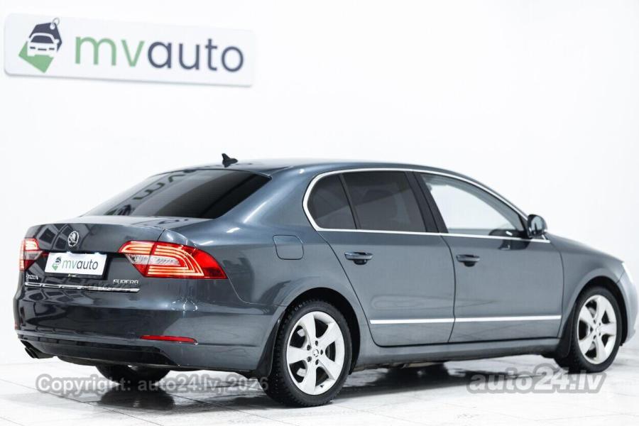Pelēks Skoda SuperB 2013 Tallina, ar dzinēja tilpumu 2.00 L un nobraukumu 248 tūkst. km par 6990 €, foto 2 vietnē AUTOMOTO.COM.LV