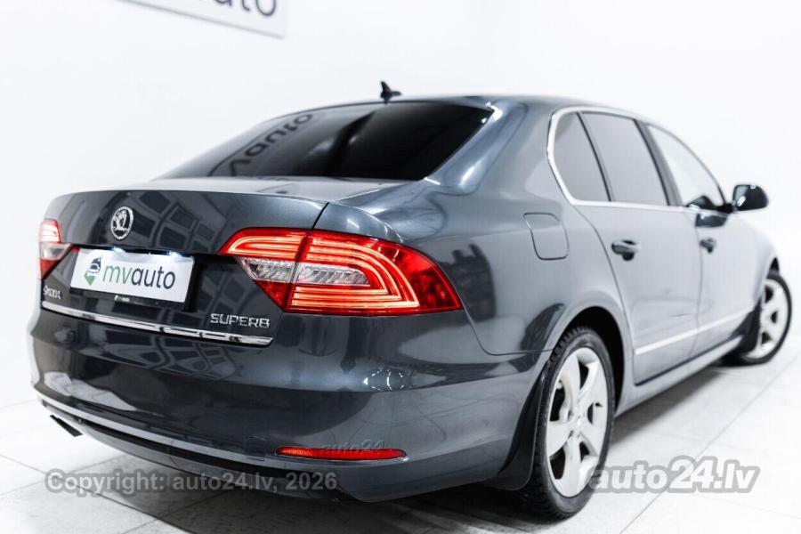 Pelēks Skoda SuperB 2013 Tallina, ar dzinēja tilpumu 2.00 L un nobraukumu 248 tūkst. km par 6990 €, foto 8 vietnē AUTOMOTO.COM.LV