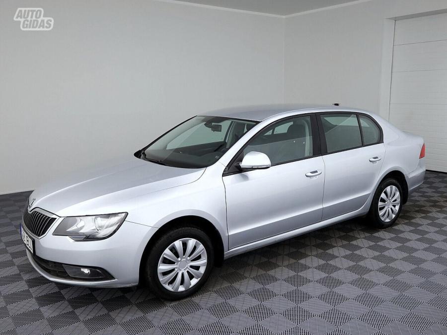 Pelēks Skoda SuperB 2014 Tallina, ar dzinēja tilpumu 1.60 L un nobraukumu 259 tūkst. km par 4199 €, foto 2 vietnē AUTOMOTO.COM.LV