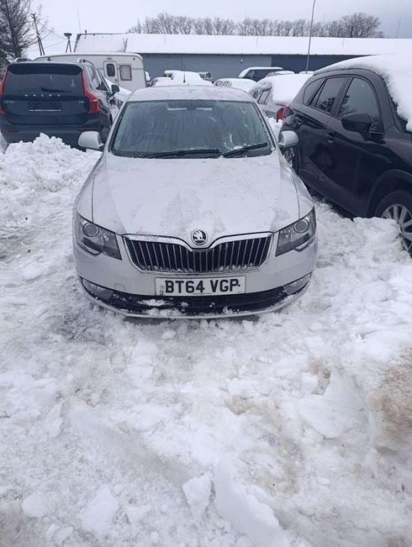 Grey Skoda SuperB 2014 in Taurage, with an engine capacity of 1.60 L and mileage of 200 thousand km for 2150 €, photo 8 on AUTOMOTO.COM.LV