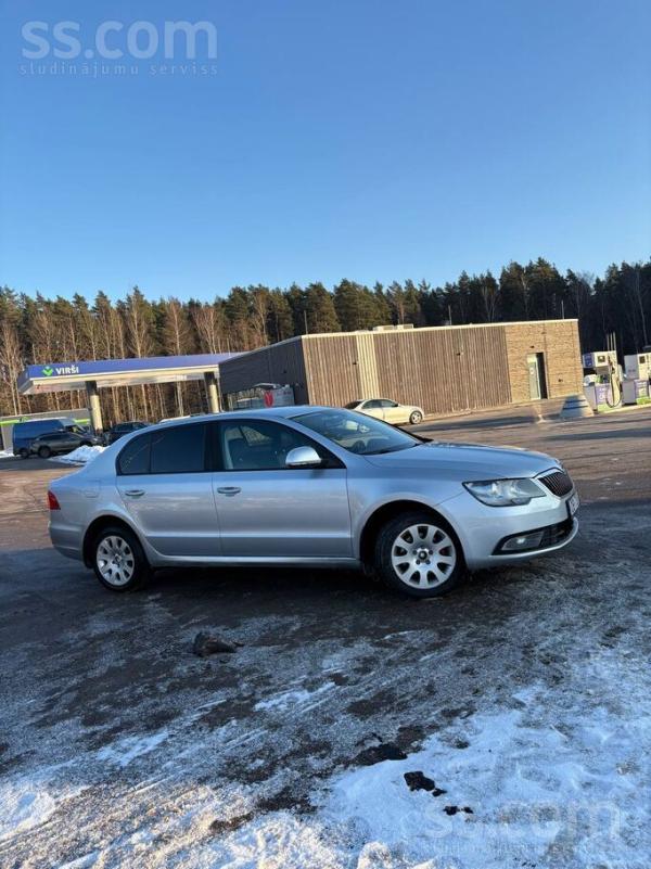 Pelēks Skoda SuperB 2014 Rīga, ar dzinēja tilpumu 1.60 L un nobraukumu 250 tūkst. km par 5999 €, foto 2 vietnē AUTOMOTO.COM.LV