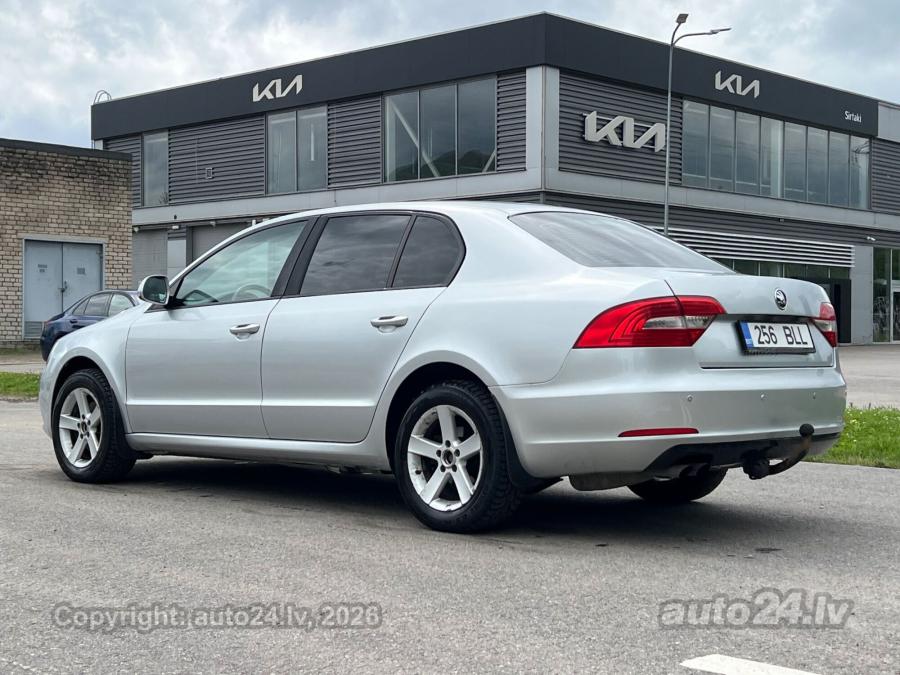 Pelēks Skoda SuperB 2014 Narva, ar dzinēja tilpumu 1.60 L un nobraukumu 362 tūkst. km par 4499 €, foto 8 vietnē AUTOMOTO.COM.LV