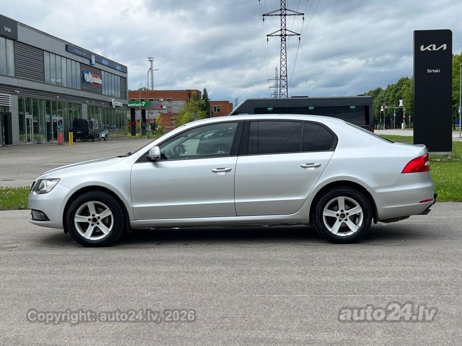 Pelēks Skoda SuperB 2014 Narva, ar dzinēja tilpumu 1.60 L un nobraukumu 362 tūkst. km par 4499 €, foto 9 vietnē AUTOMOTO.COM.LV