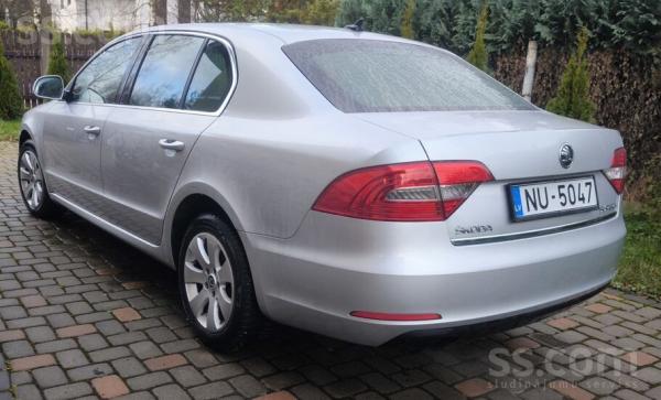 Pelēks Skoda SuperB 2014 Rīga, ar dzinēja tilpumu 1.60 L un nobraukumu 135 tūkst. km par 5200 €, foto 4 vietnē AUTOMOTO.COM.LV