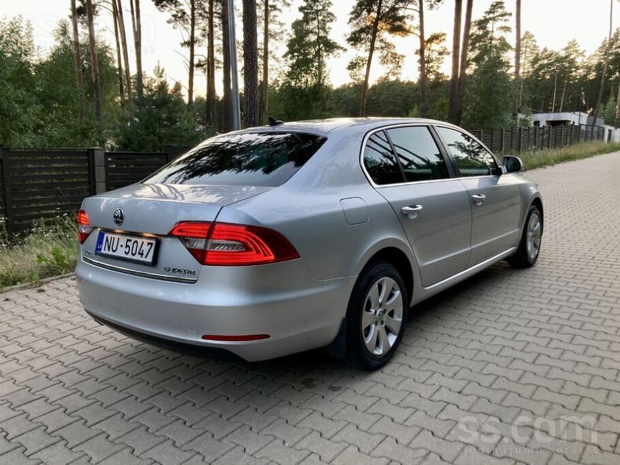 Pelēks Skoda SuperB 2014 Rīga, ar dzinēja tilpumu 1.60 L un nobraukumu 136 tūkst. km par 6900 €, foto 9 vietnē AUTOMOTO.COM.LV