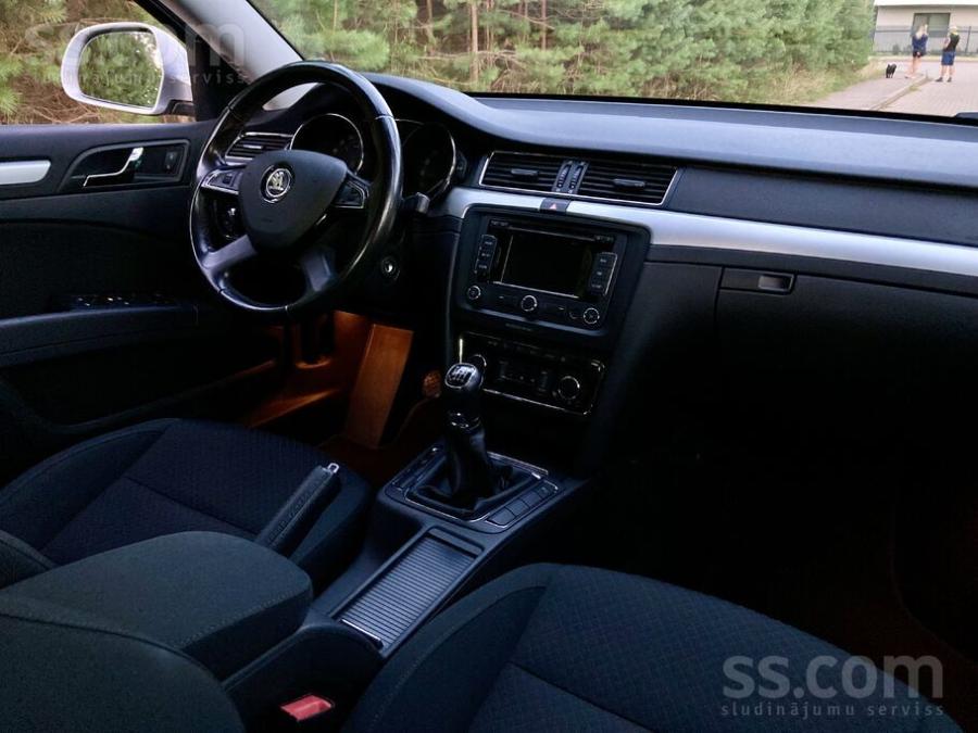 Pelēks Skoda SuperB 2014 Rīga, ar dzinēja tilpumu 1.60 L un nobraukumu 136 tūkst. km par 6900 €, foto 15 vietnē AUTOMOTO.COM.LV