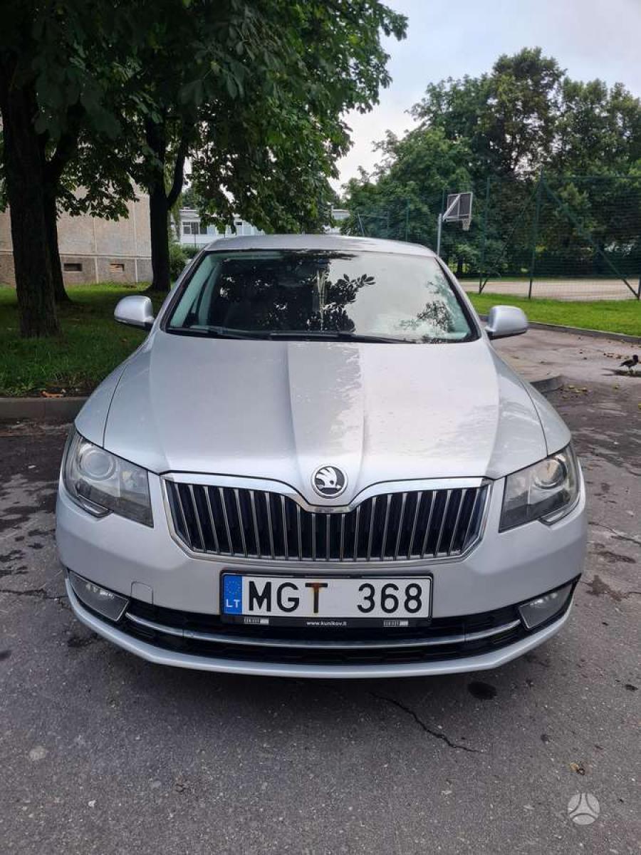 Grey Skoda SuperB 2014 in Vilnius, with an engine capacity of 1.60 L and mileage of 224 thousand km for 3500 €, photo 1 on AUTOMOTO.COM.LV