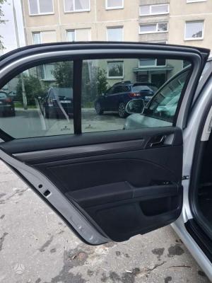 Grey Skoda SuperB 2014 in Vilnius, with an engine capacity of 1.60 L and mileage of 224 thousand km for 3500 €, photo 9 on AUTOMOTO.COM.LV