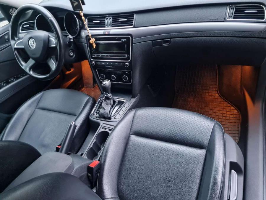 Grey Skoda SuperB 2014 in Vilnius, with an engine capacity of 1.60 L and mileage of 224 thousand km for 3500 €, photo 22 on AUTOMOTO.COM.LV