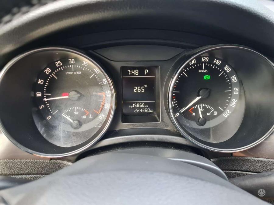 Grey Skoda SuperB 2014 in Vilnius, with an engine capacity of 1.60 L and mileage of 224 thousand km for 3500 €, photo 25 on AUTOMOTO.COM.LV