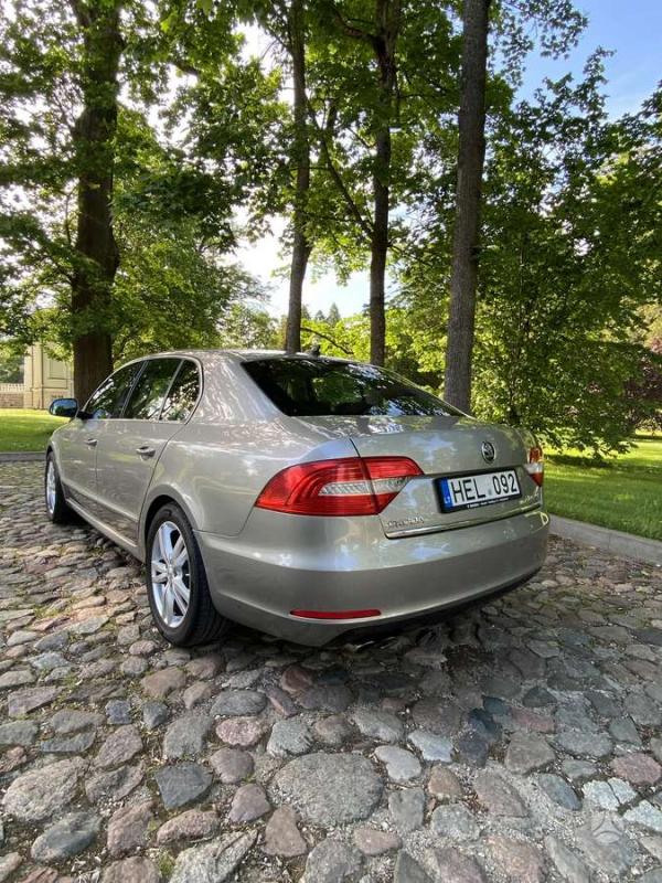 Pelēks Skoda SuperB 2014 Kauņa, ar dzinēja tilpumu 1.80 L un nobraukumu 227 tūkst. km par 4200 €, foto 3 vietnē AUTOMOTO.COM.LV