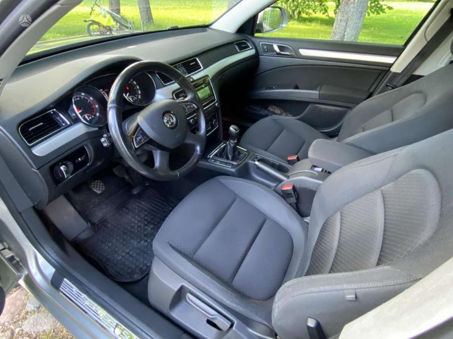Grey Skoda SuperB 2014 in Kaunas, with an engine capacity of 1.80 L and mileage of 227 thousand km for 4200 €, photo 6 on AUTOMOTO.COM.LV
