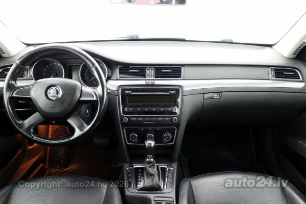 Grey Skoda SuperB 2014 in Tallinn, with an engine capacity of 1.60 L and mileage of 389 thousand km for 3799 €, photo 6 on AUTOMOTO.COM.LV