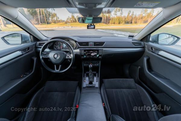 Pelēks Skoda SuperB 2015 Tallina, ar dzinēja tilpumu 2.00 L un nobraukumu 224 tūkst. km par 13450 €, foto 5 vietnē AUTOMOTO.COM.LV