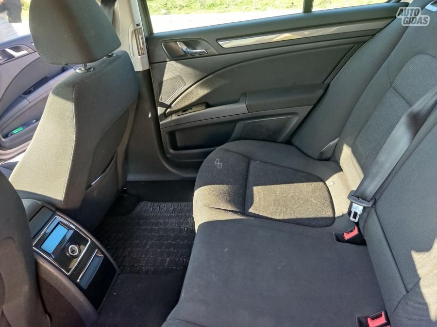 Pelēks Skoda SuperB 2015 Radviliškis, ar dzinēja tilpumu 1.60 L un nobraukumu 399 tūkst. km par 6750 €, foto 9 vietnē AUTOMOTO.COM.LV
