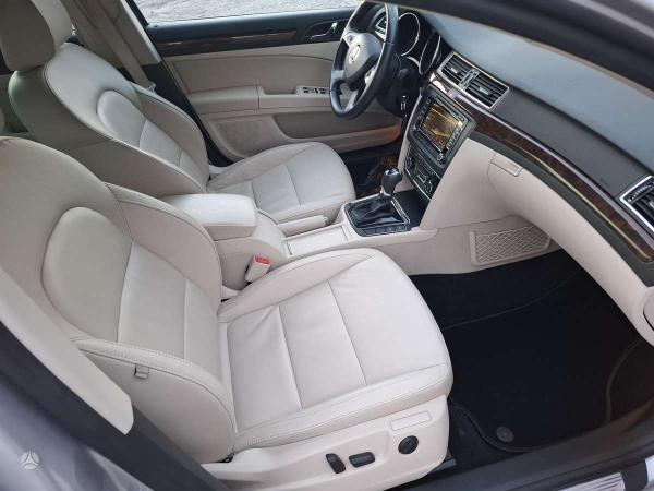 Grey Skoda SuperB 2015 in Kaunas, with an engine capacity of 1.98 L and mileage of 300 thousand km for 6750 €, photo 9 on AUTOMOTO.COM.LV