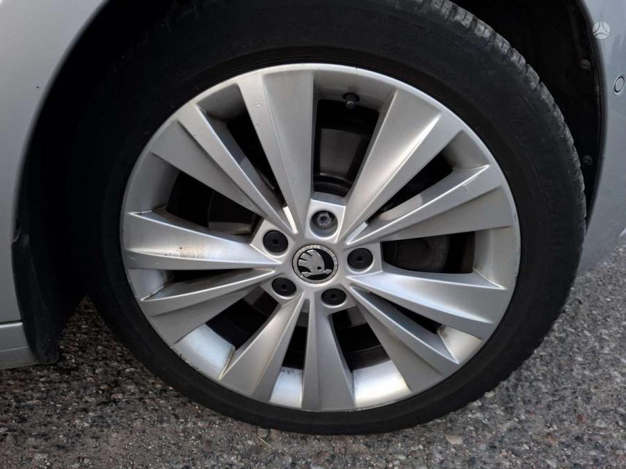 Pelēks Skoda SuperB 2015 Kauņa, ar dzinēja tilpumu 1.98 L un nobraukumu 300 tūkst. km par 6750 €, foto 15 vietnē AUTOMOTO.COM.LV