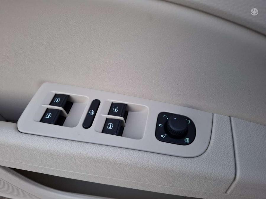 Pelēks Skoda SuperB 2015 Kauņa, ar dzinēja tilpumu 1.98 L un nobraukumu 300 tūkst. km par 6750 €, foto 18 vietnē AUTOMOTO.COM.LV
