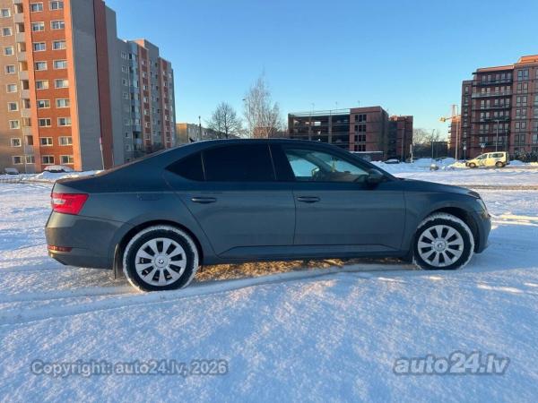 Pelēks Skoda SuperB 2016 Tallina, ar dzinēja tilpumu 2.00 L un nobraukumu 157 tūkst. km par 14900 €, foto 3 vietnē AUTOMOTO.COM.LV