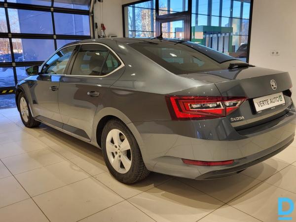 Pelēks Skoda SuperB 2016 Rīga, ar dzinēja tilpumu 2.00 L un nobraukumu 215 tūkst. km par 8990 €, foto 3 vietnē AUTOMOTO.COM.LV