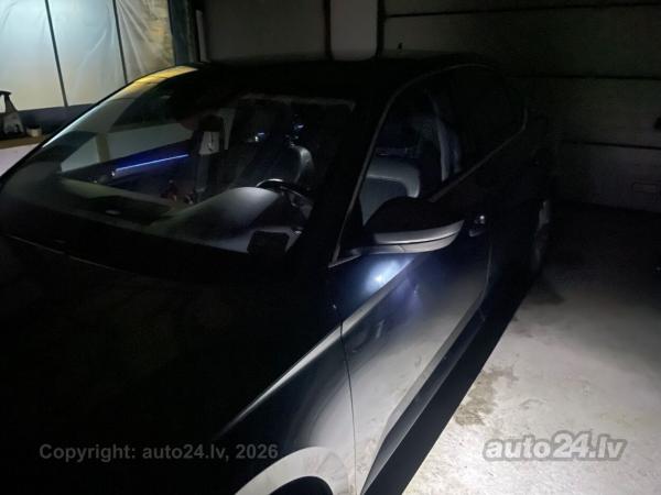 Pelēks Skoda SuperB 2016 Tallina, ar dzinēja tilpumu 2.00 L un nobraukumu 228 tūkst. km par 10290 €, foto 11 vietnē AUTOMOTO.COM.LV