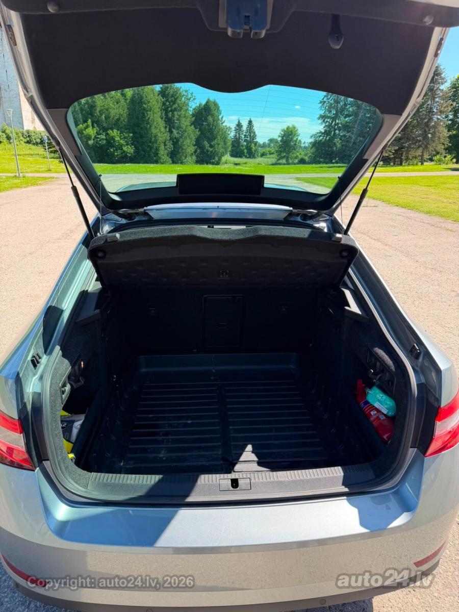 Pelēks Skoda SuperB 2016 Paide, ar dzinēja tilpumu 2.00 L un nobraukumu 192 tūkst. km par 13999 €, foto 15 vietnē AUTOMOTO.COM.LV