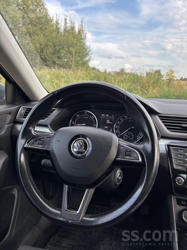 Skoda SuperB 2016 in Riga on AUTOMOTO.COM.LV Grey Skoda SuperB 2016 in Riga, with an engine capacity of 2.00 L and mileage of 247 thousand km for 11500 €, photo 7 on AUTOMOTO.COM.LV