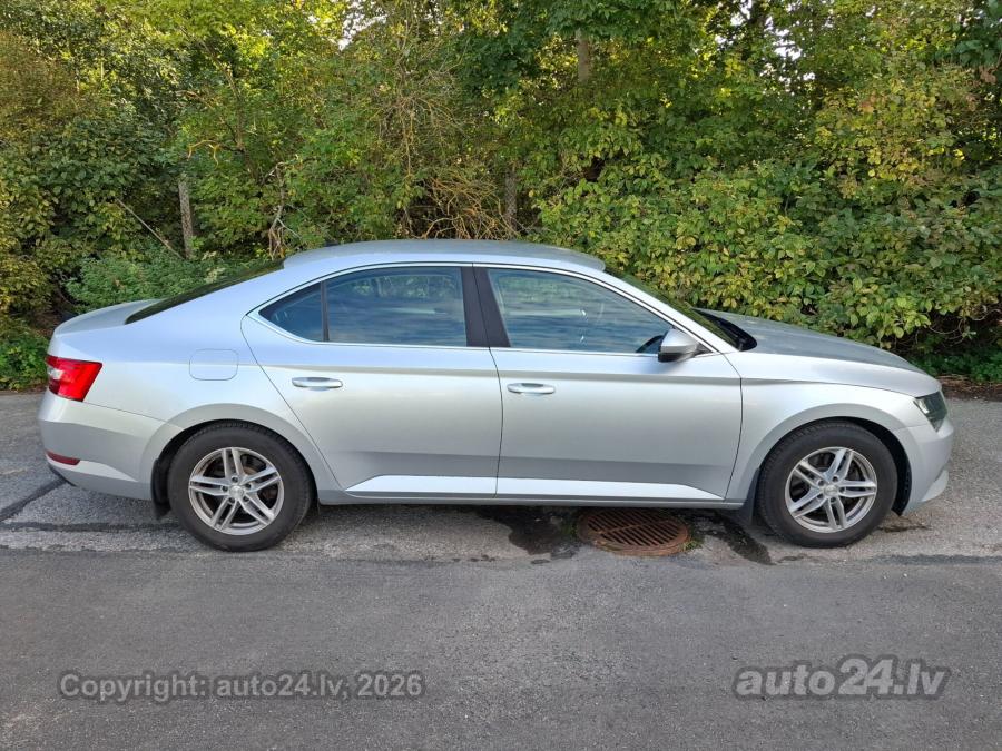 Grey Skoda SuperB 2016 in Tallinn, with an engine capacity of 1.60 L and mileage of 117 thousand km for 12900 €, photo 8 on AUTOMOTO.COM.LV