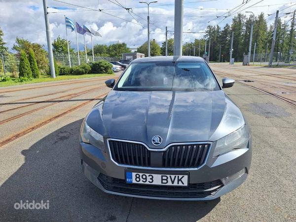 Pelēks Skoda SuperB 2017 Tallina, ar dzinēja tilpumu 2.00 L un nobraukumu 140 tūkst. km par 14000 €, foto  vietnē AUTOMOTO.COM.LV