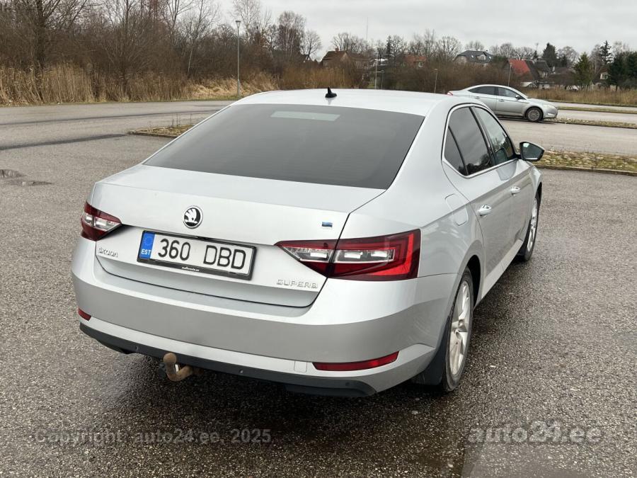 Pelēks Skoda SuperB 2018 Tallina, ar dzinēja tilpumu 2.00 L un nobraukumu 280 tūkst. km par 12500 €, foto 21 vietnē AUTOMOTO.COM.LV